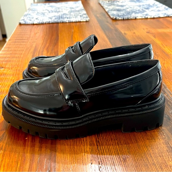 Aldo | Shoes | Aldo Black Patented Loafers W Platform Lug Sole New Wo ...